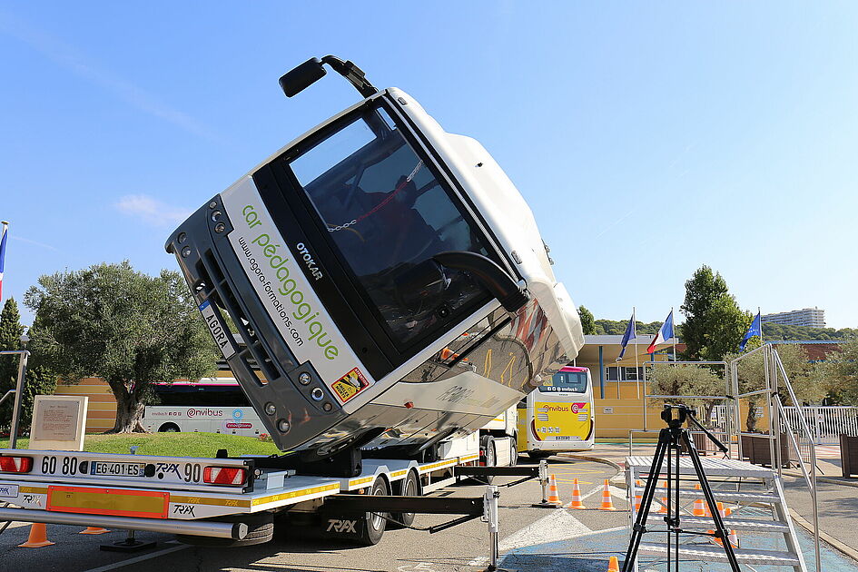 Sécurité et innovations dans les transports scolaires avec Envibus ...